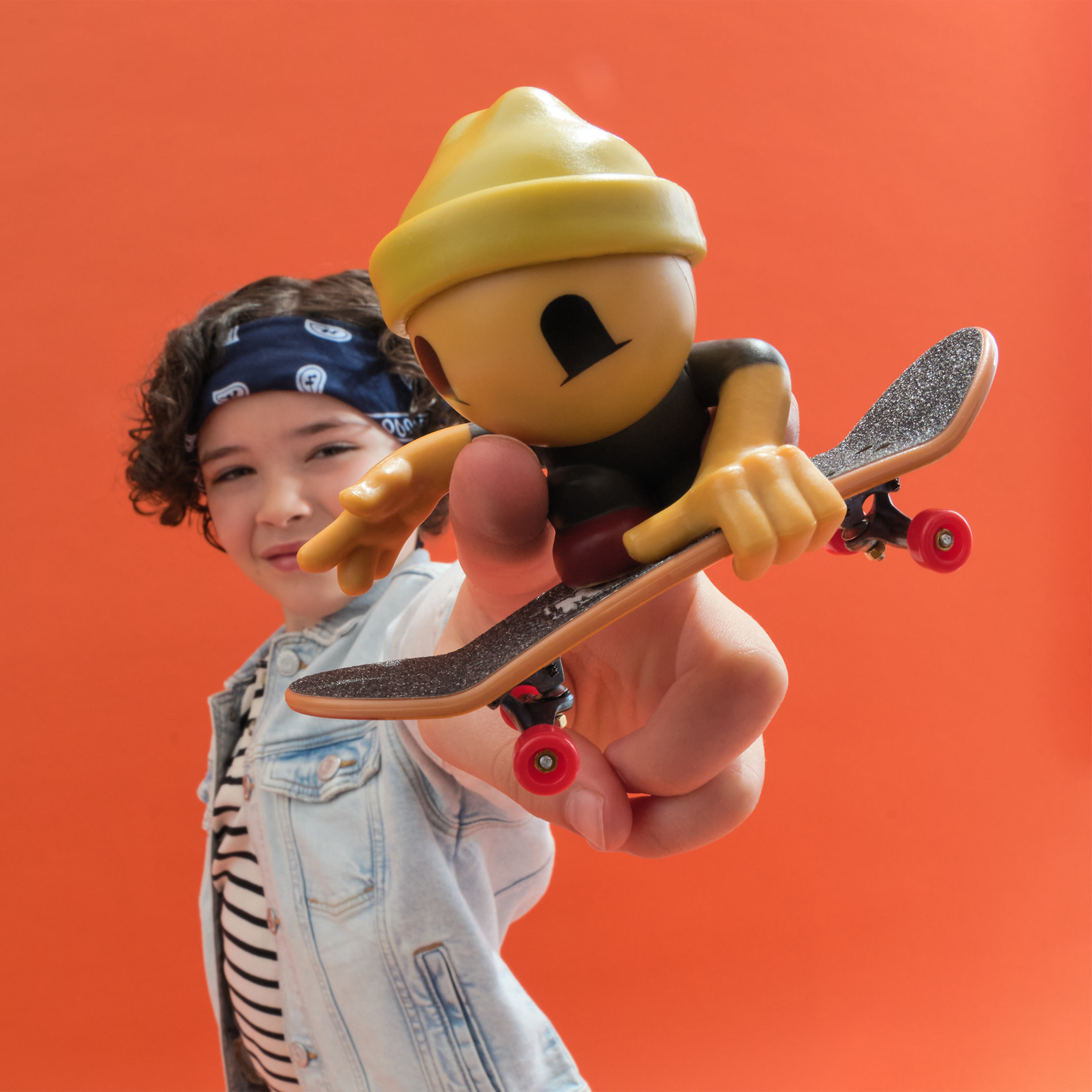 Tech Deck Sk8 Crew, Exclusive Fingerboard with Assistive Figure ...